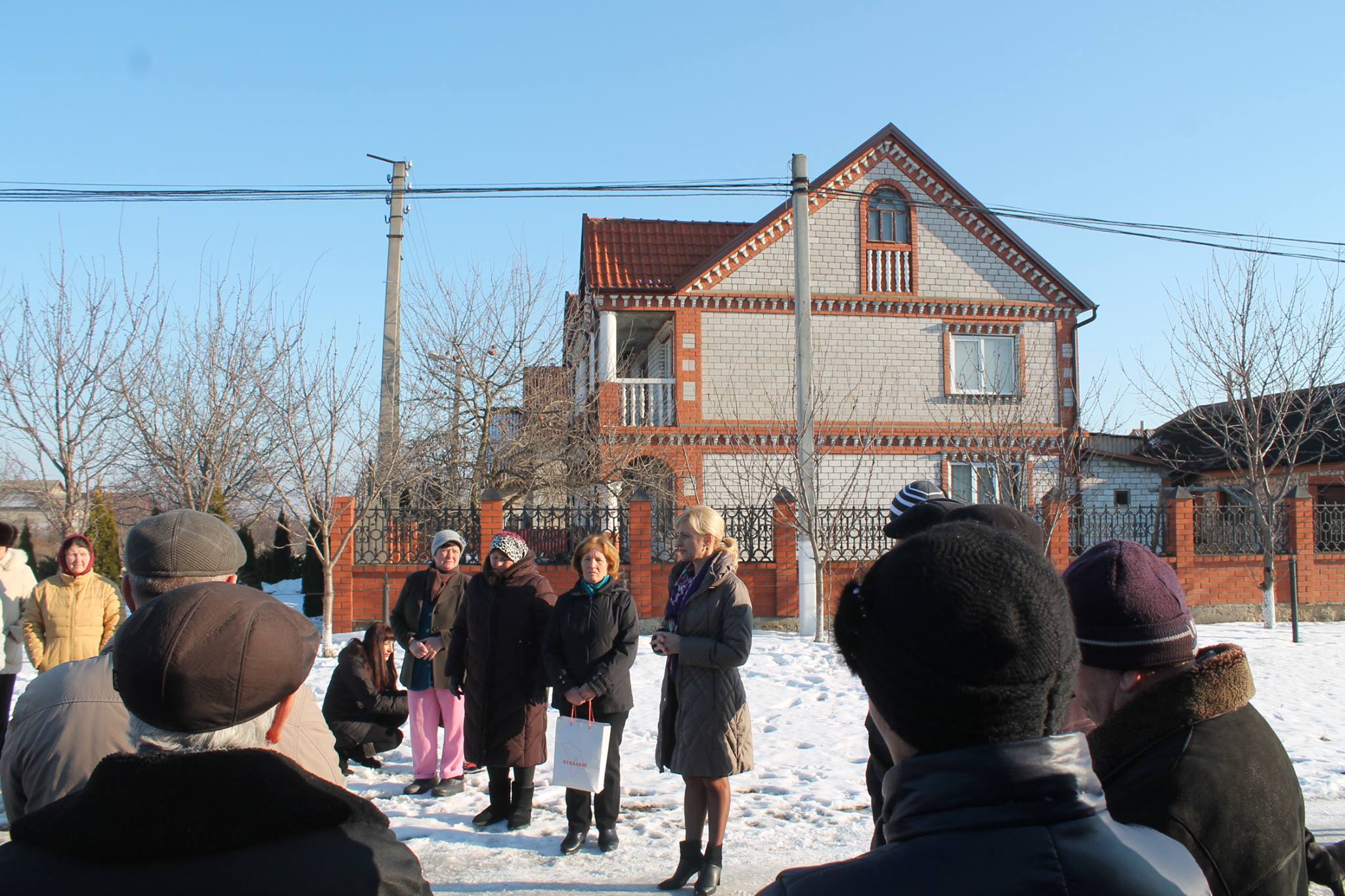ÎMPREUNĂ ILUMINĂM ORAŞUL STRĂŞENI! - Primăria orașului Strășeni